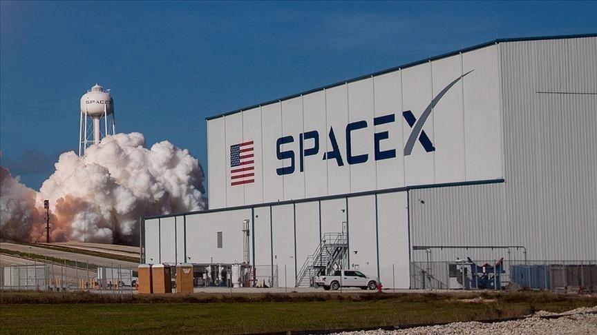 SpaceX, gizli görev için casus uydu "NROL-57"yi uzaya fırlattı ...